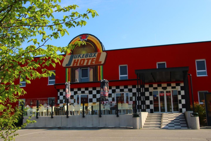 Jukebox Hotel - Czechy
