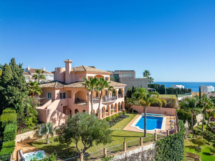 Beachside Villa With Panoramic Sea Views - Torremolinos