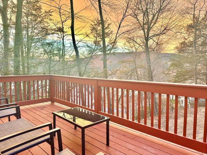 Chic Chalet River Views & Access - New Jersey