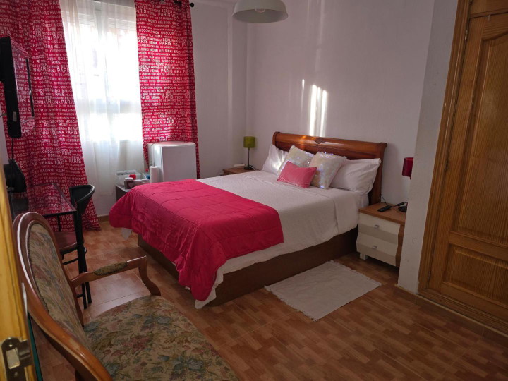 Acogedoras Habitaciónes En Madrid - Majadahonda
