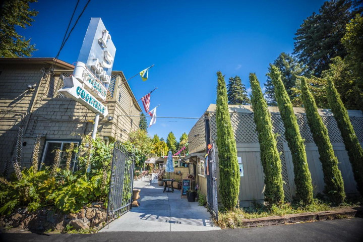 R3 Hotel Lgbtqia All Welcome Adults Only - Guerneville, CA