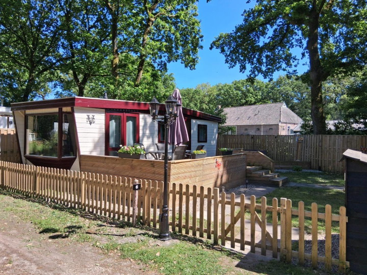 Chalet Vuurvos - Sfeervol Chalet Met Omheinde Tuin, Midden In De Bossen Van Drenthe - Pays-Bas