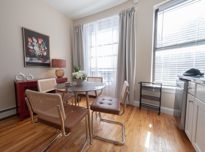 Sunlit 2br Central Park North Elevator & Laundry - Queens, NY