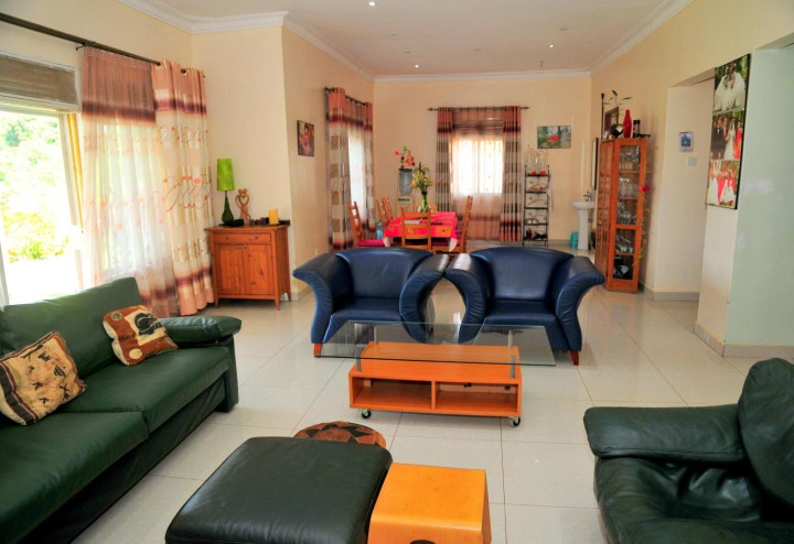 Amazing Victoria Lake View Residence & Safaris - Uganda