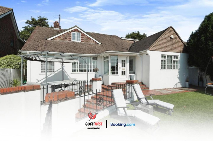 Brighton 4-bed House, Sleeps 10, Private Hot Tub & Free Street Parking By Guestnest Management - Sussex