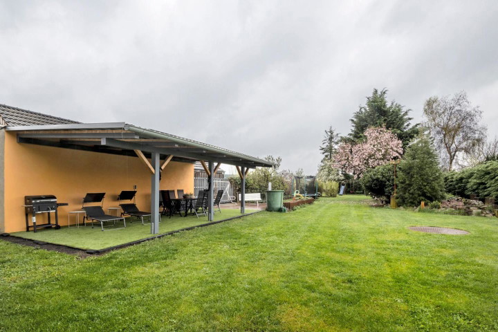 Familienhaus Mit Riesigem Garten - Allemagne