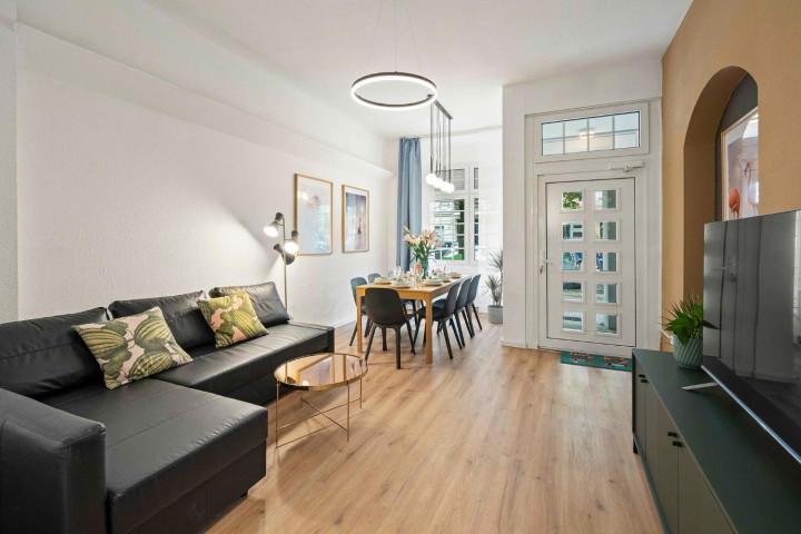 Holiday 33 Apartment L - 8 Rooms, 3 Baths, 190qm - Berlin