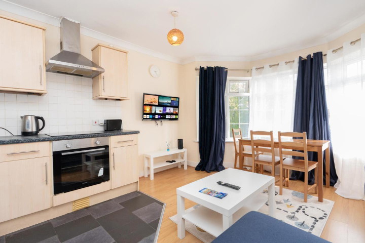 Crew Lodge - Southampton