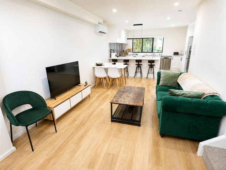 3 Bedrooms Home At Westgate - Auckland