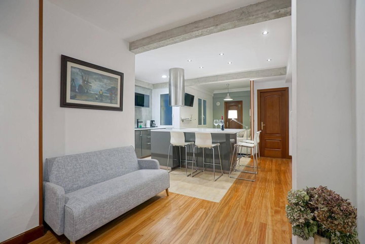 Amplio Apartamento En Gros Con Parking Privado - Donostia-San Sebastian