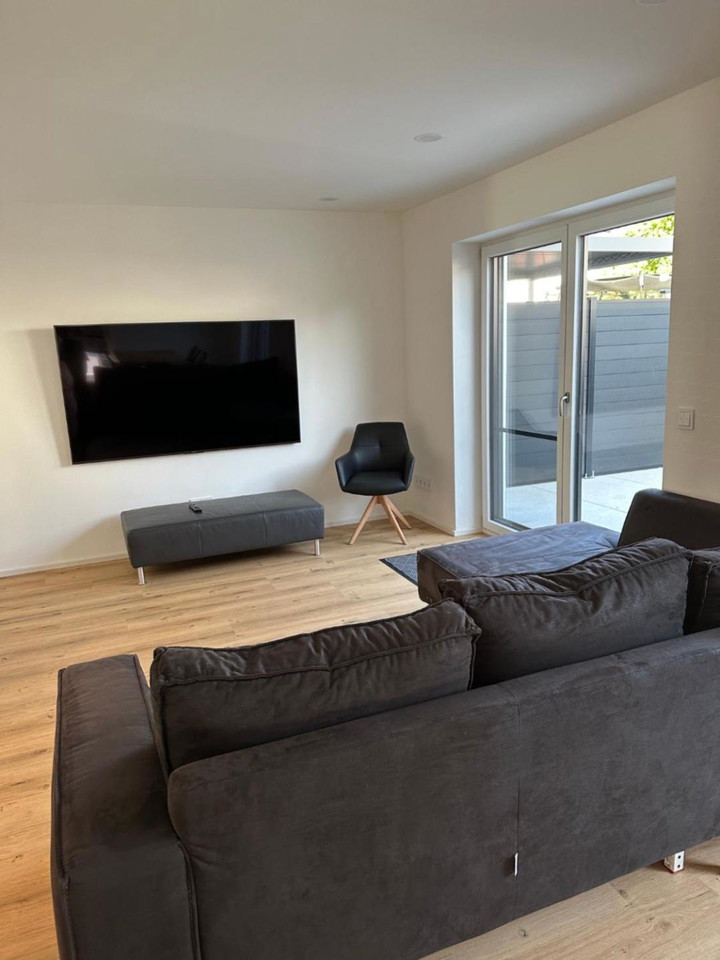 Haus Dom Casă 140qm Für Bis Zu 7 Personen Mit Terrasse Und 2 Großen Stellplätzen - Landshut