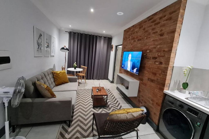Upmarket One-bedroom Apartment At Menlo Park - Pretoria