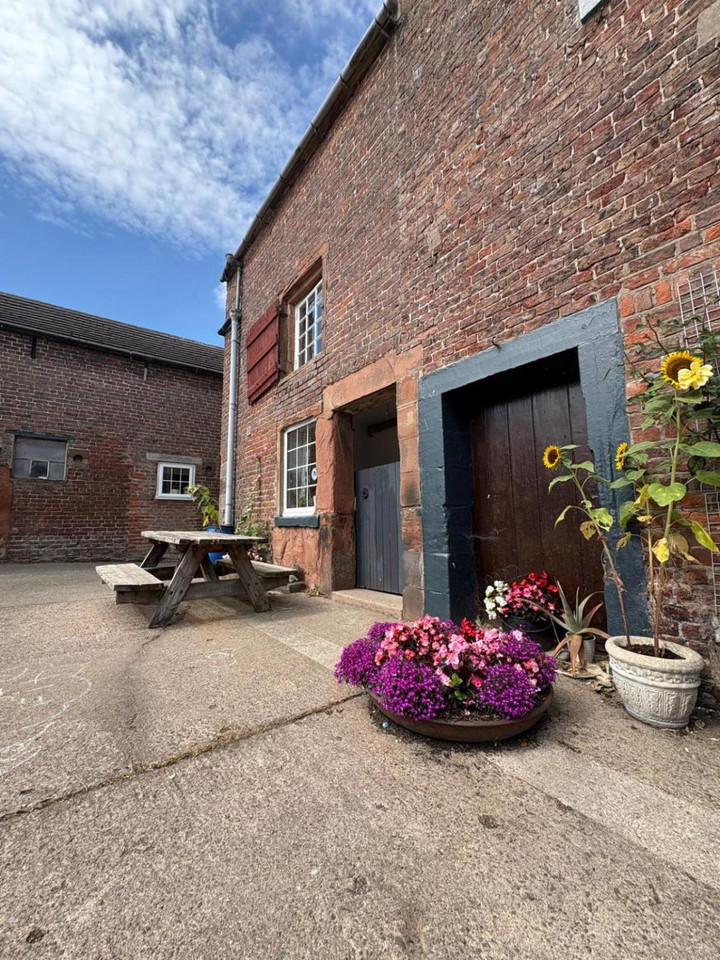 Hillside Farm Dormitory - Hikers, Cyclists And Explorers - Great Britain