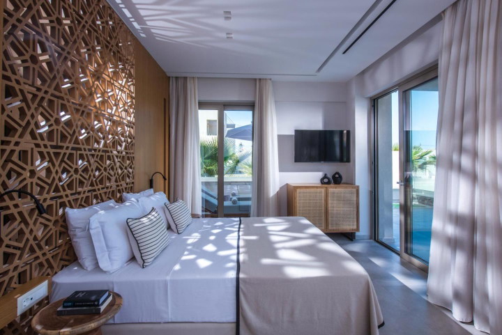 Niriides Palace - Crete
