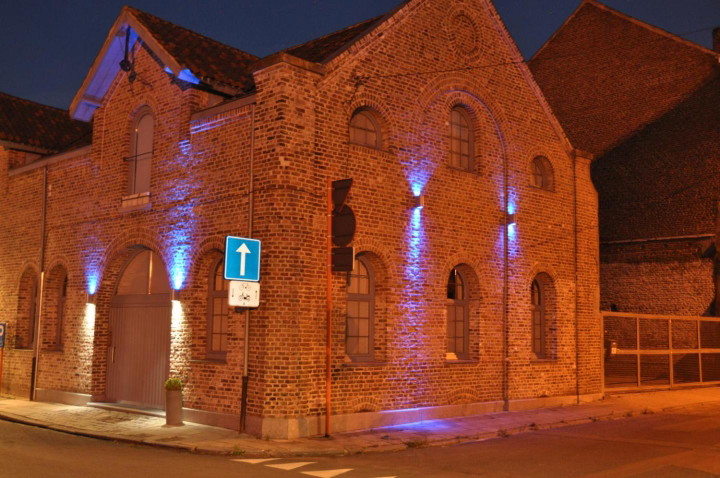 Blue House On The Water - Wevelgem