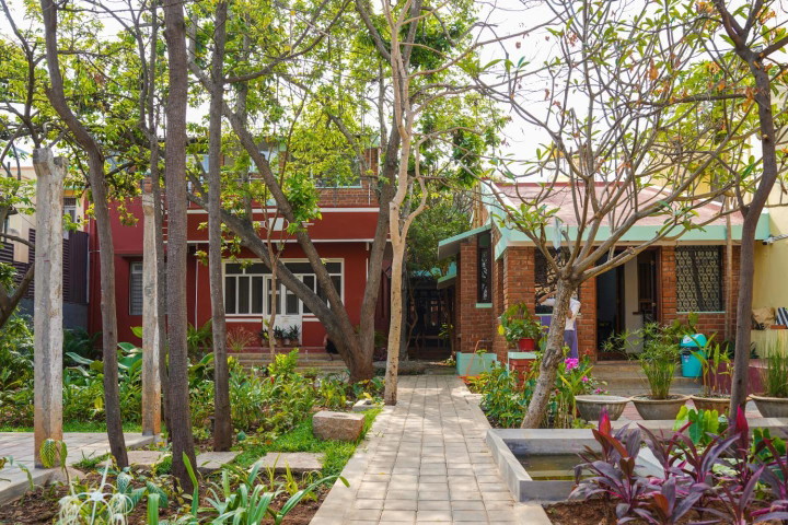 Rahees Bi Roambay - Backpacker Hostel - Kerala