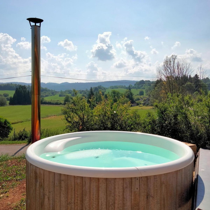 Le Bain Nordique Du Lynx Boréal - Jura