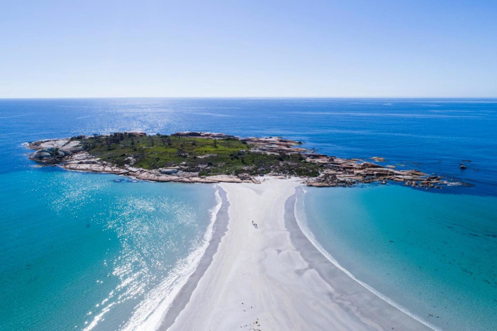 Diamond Island Resort, Restaurant & Bar And Penguin Show - Tasmania