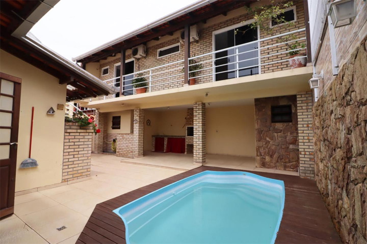 Casa Com Piscina Pertinho Da Praia - Itapema