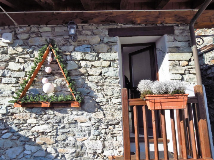 Lo Gnomo Sotto Al Glicine - Champoluc