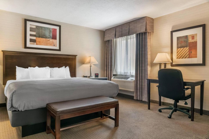 Quality Inn & Suites Next To The Casino - Battle Creek
