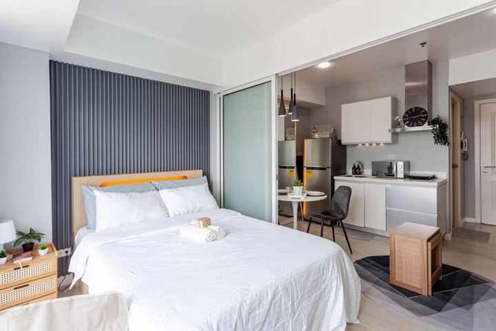 Cee Staycation In The City - Azure Maui Penthouse - Muntinlupa City