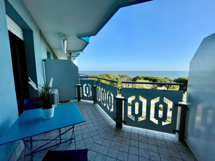 Beachfront Flat With Sea View - Caorle