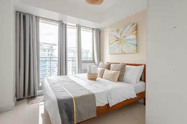 Sabrina'scrib Apartment 2br By Azure Residences Near Manila International Airport - Parañaque