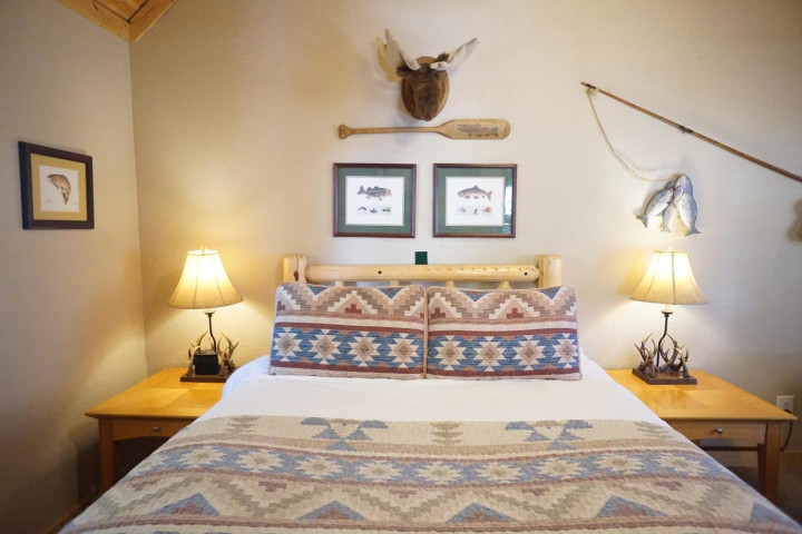 Shaver Lake Village Hotel - Shaver Lake, California, CA
