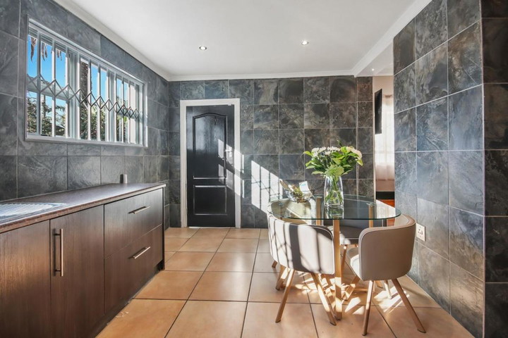 The Classic Woodstock Cottage - Cape Town