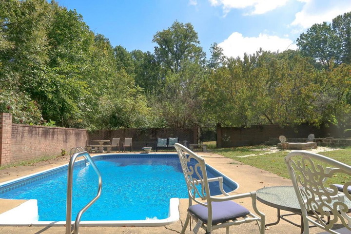 2000 Sq Ft With Pool On 50 Acres, Near Airport - Springfield, TN