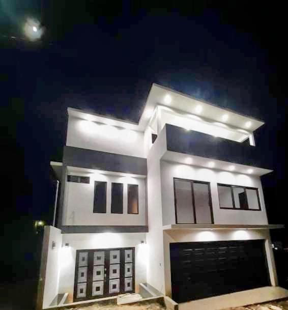 Casa De Leon Para Tu Familia - Guatemala