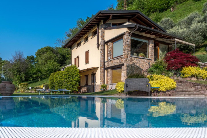 Casa Ronco Frati, Piscina Vista Lago - Montecampione