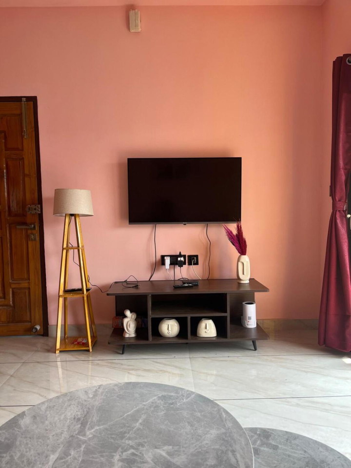 Cosy Minimal Retreat 2bhk-2ac - China