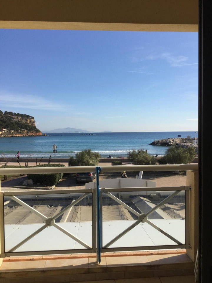 Front De Mer Les Pieds Dans L'eau - Châteauneuf-les-Martigues