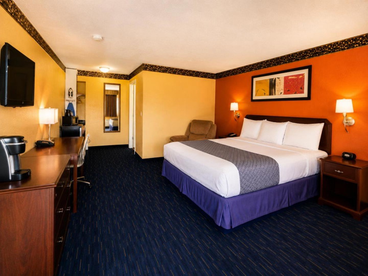 Country Inn Sterling - United States