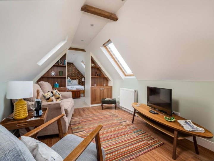 Tranquil Chilterns Farm Hideaway - Pass The Keys - High Wycombe