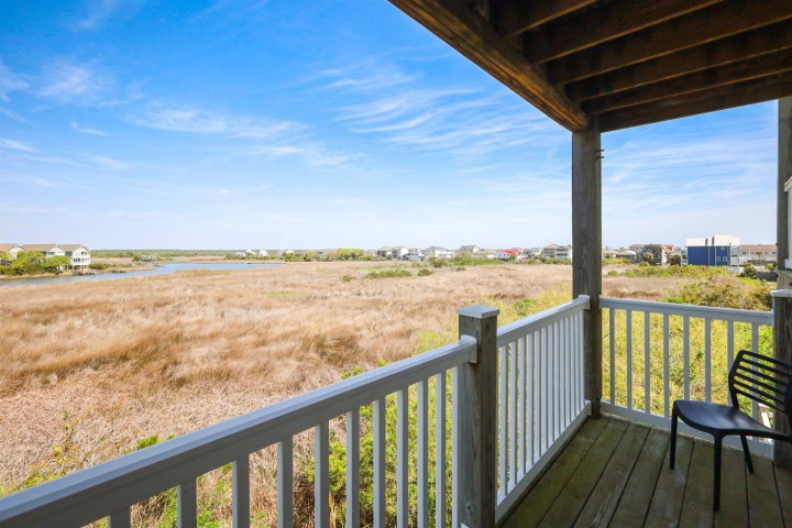 Surf City Top Shelf Tiff - Seasonal Pool - Walk To Beach - Surf City, NC