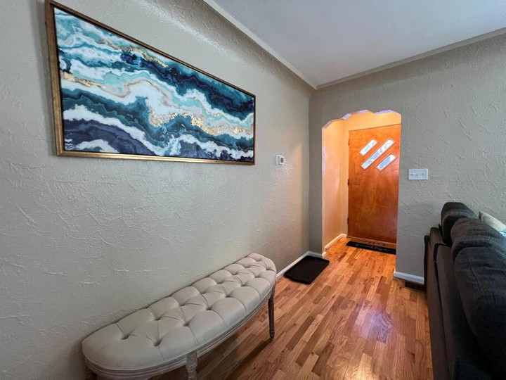 Snug, Neighborly Home Perfect For Your Small Group - Billings, MT