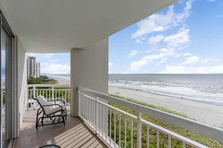 Gorgeously Remodeled 2 Bedroom Ocean Front Unit - 509 South Hampton Condo - South Carolina
