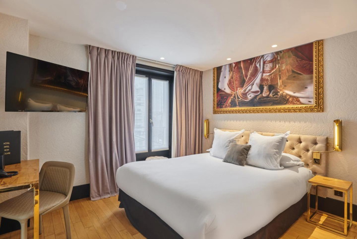 Hotel Eiffel Petit Louvre - Saclay
