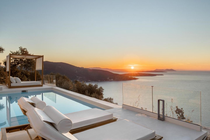 Urania Luxury Villa Rhea - 萊夫卡斯州