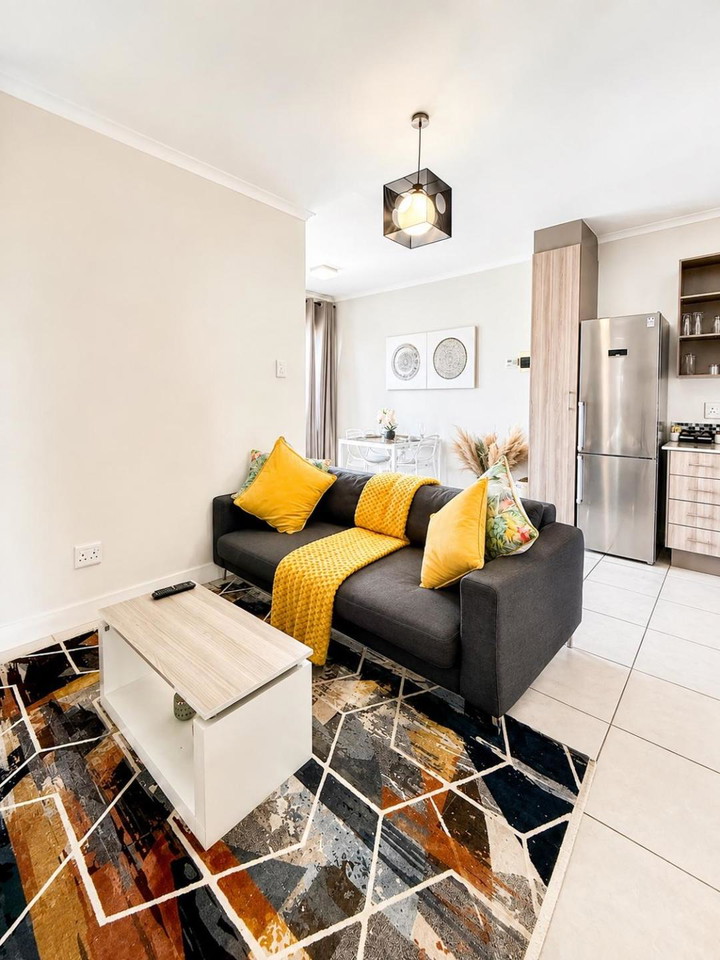 Chic Sandton Apt At The Cube Pool - Midrand