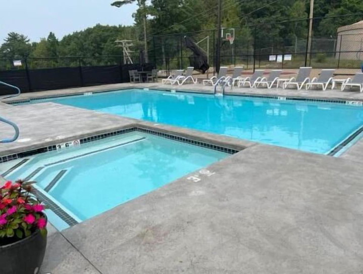 Weirs Beach Condo The Perfect Getaway Destination - Laconia, NH