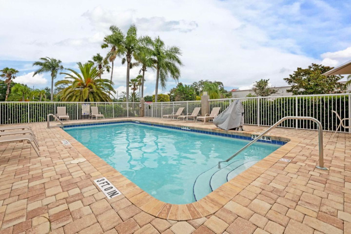 Best Western Edgewater Inn - Edgewater, FL