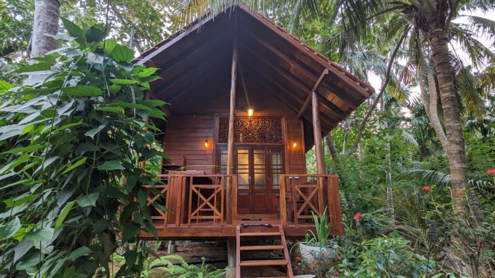 Abraham Beach House - Sri Lanka