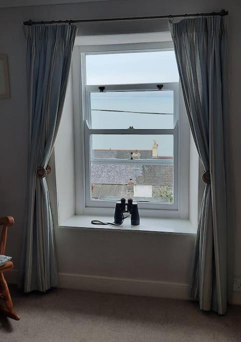Arvonia Sleeps 7, Sea Views, Dog Friendly - Pembrokeshire