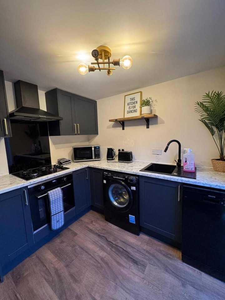 Winsford Woodford Cottage - Sleeps 6 - Pets Ok - Cheshire