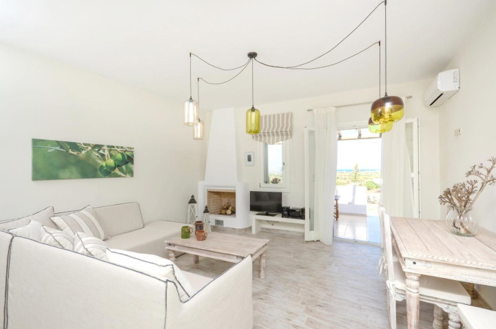 Welcoming Villa In Naxos With Sea And Mountain Views - Naxos