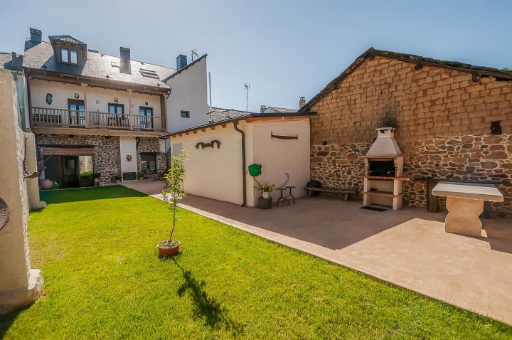 Casa Rural El Almendro De Maria - Ponferrada